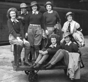 How Trousers Evolved in 20th Century Women's Fashion - Vintage Gal